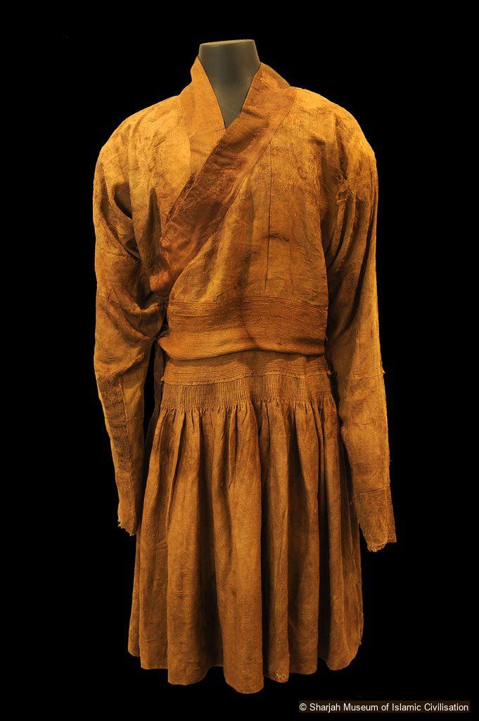 Lampas silk and gold tunic - Discover Islamic Art - Virtual Museum