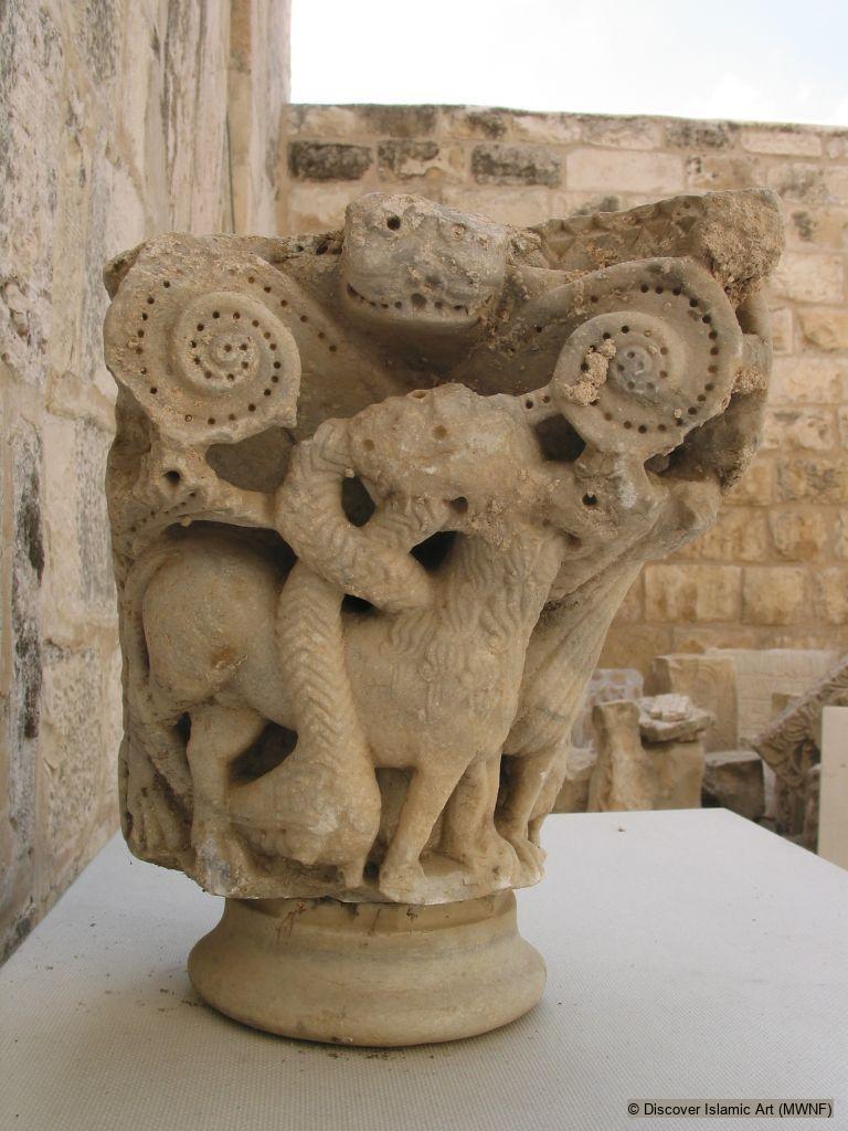 Column capital - Discover Islamic Art - Virtual Museum